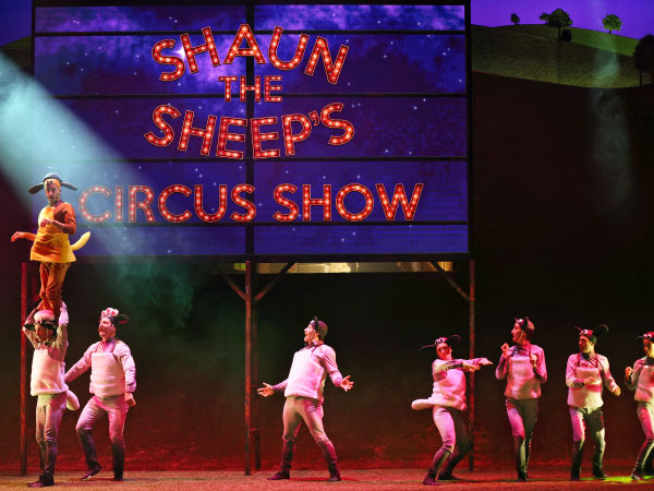 『ひつじのジョーンサーカスショー』 | シンガポールのエンターテイメントショー | マリーナベイ・サンズ